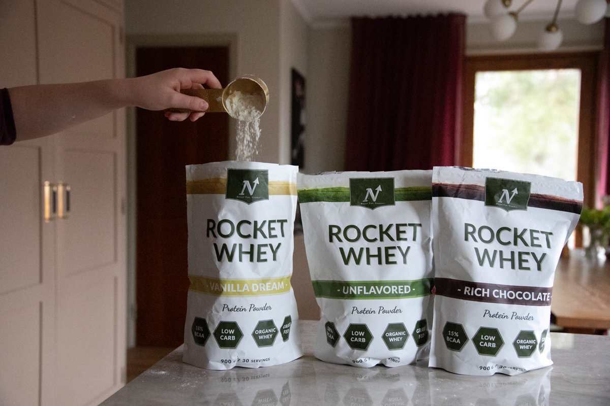 Mer protein som kvinna – enkelt med proteinpulver | Lesscarbs.se